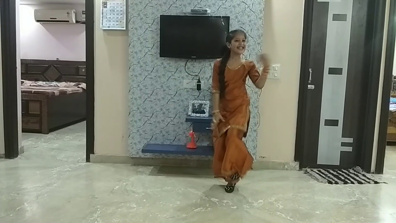 Simran dance performance by selfie song 😘😘😍😍 - YouTube