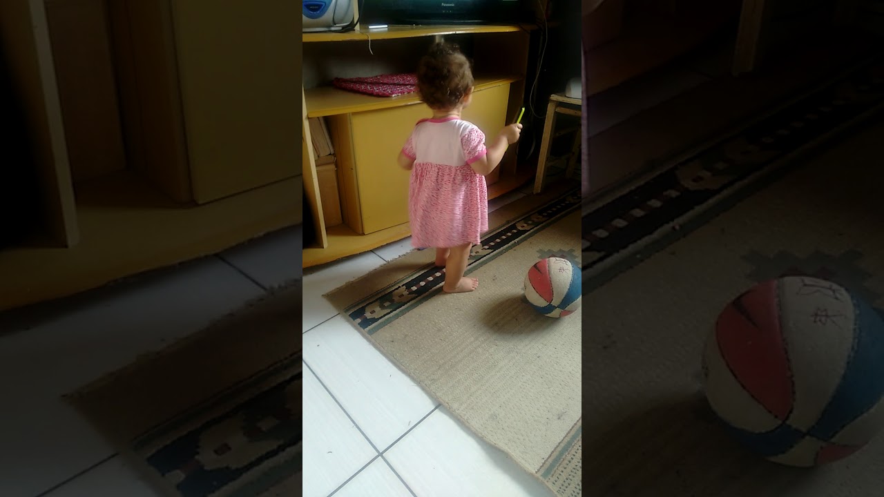 Bebê dançarina - YouTube