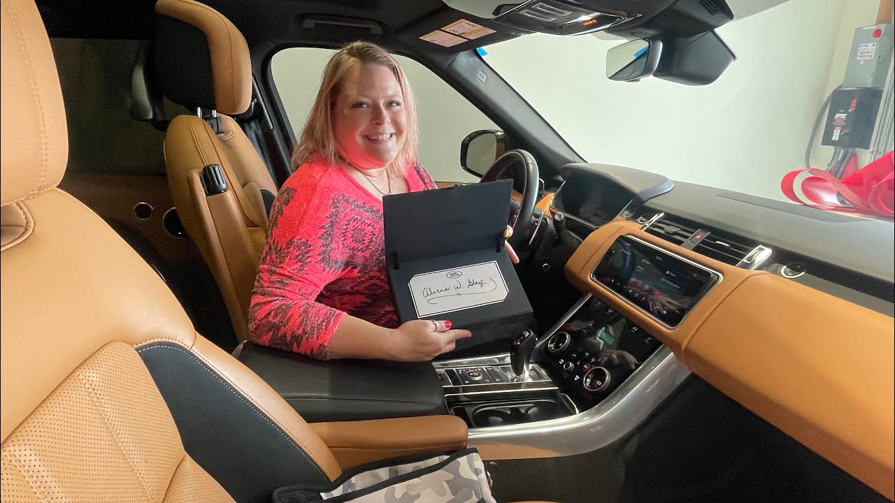Everyone Congratulate Alicia on her 2022 Range Rover Sport P525 - YouTube