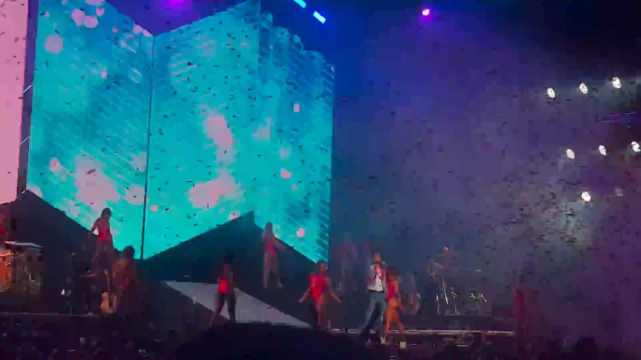 Maluma Carnaval Bucharest 2018 El Carrusel - YouTube