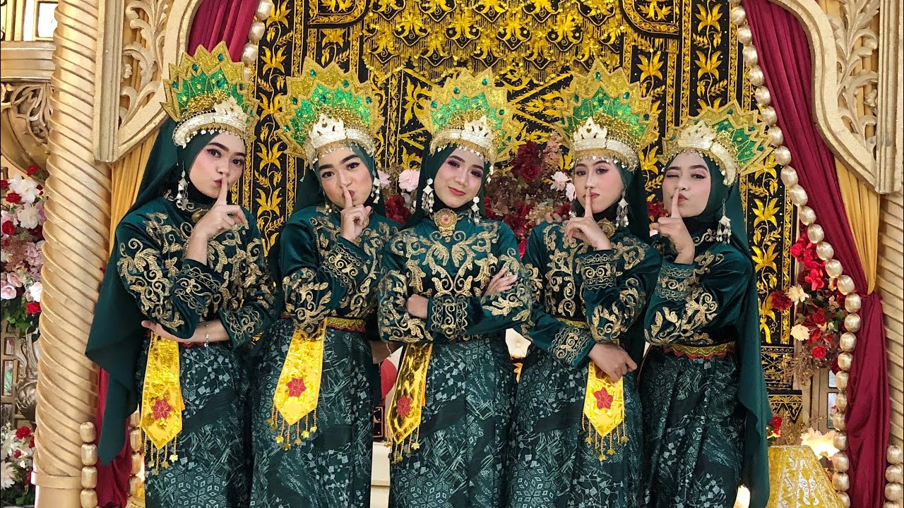 Preh Linto Baroe Asal Kediri Jawa Timur disambut Serune Kalee dan Tari ...
