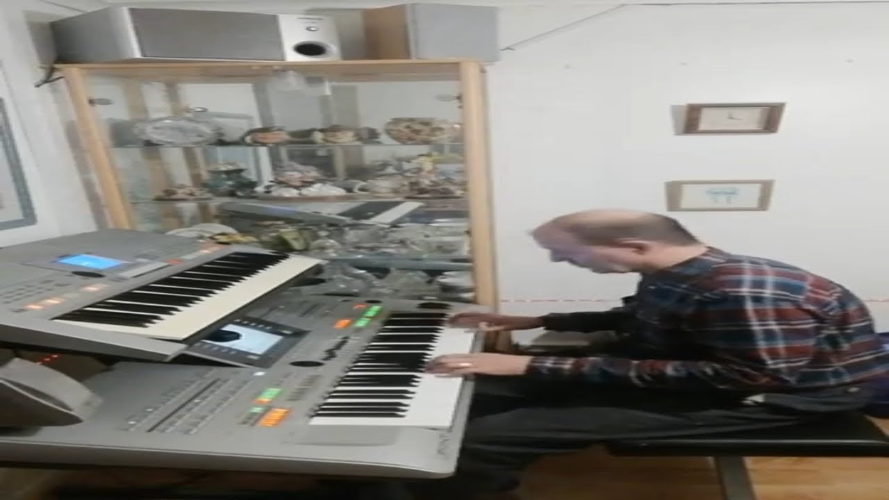 DJ STEVE FRANCIS PLAYING KEYBOARD CHILL OUT MUSIC - YouTube