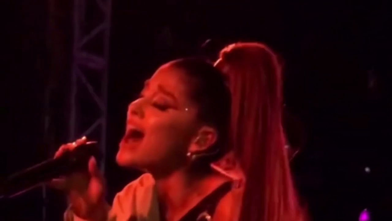 Ariana grande high notes in sweetener World Tour - ariananikoli - YouTube