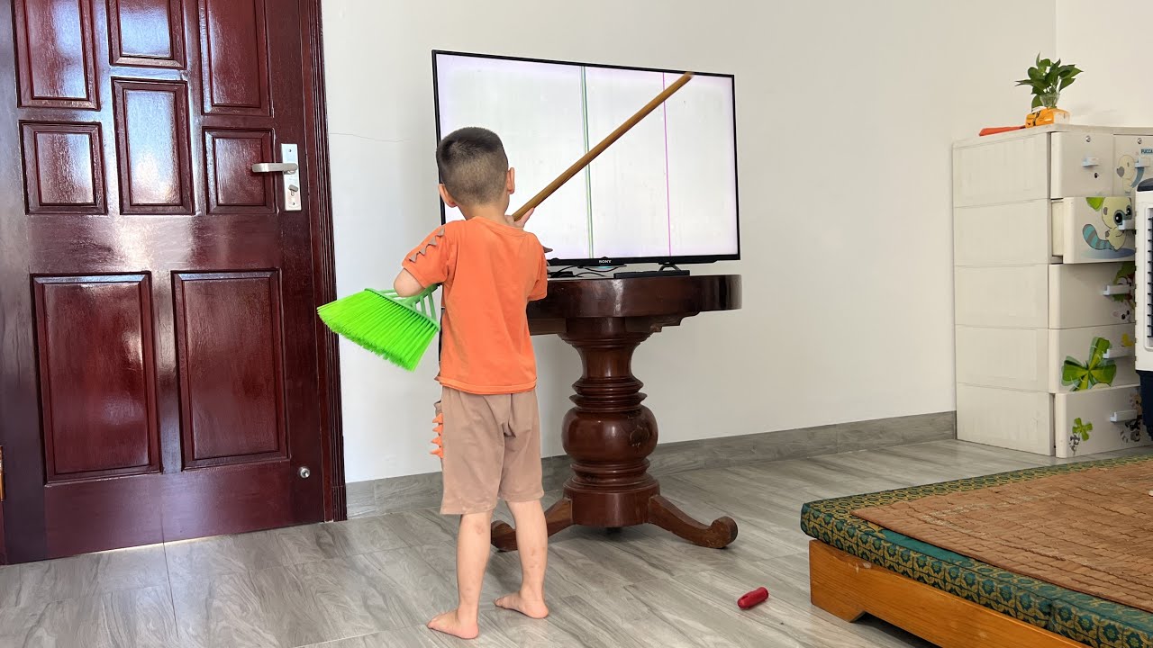 Be careful or your little boy will damage the TV | ANGRY BABY Smashing ...