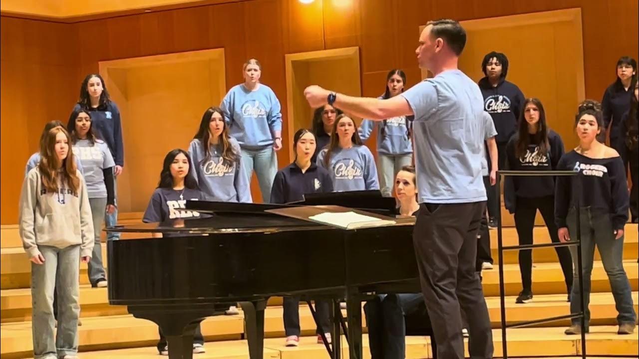 Lux Aurumque, by Eric Whitacre - YouTube