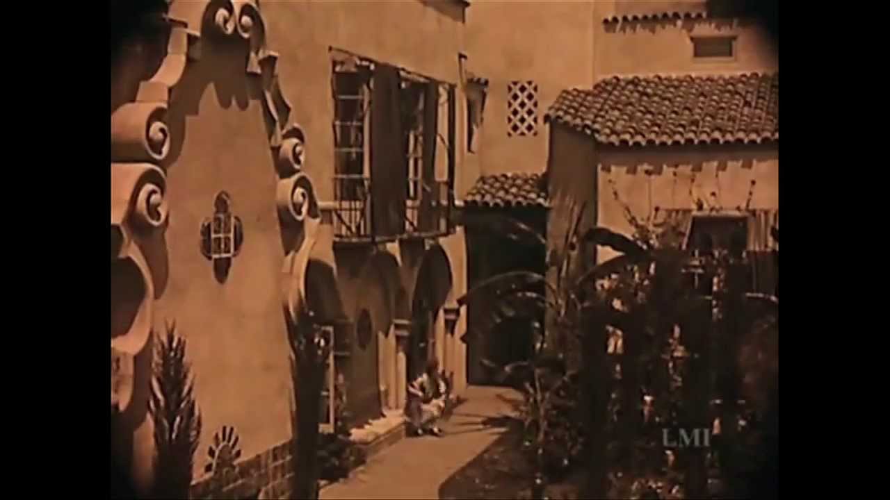 Patio Del Moro - YouTube