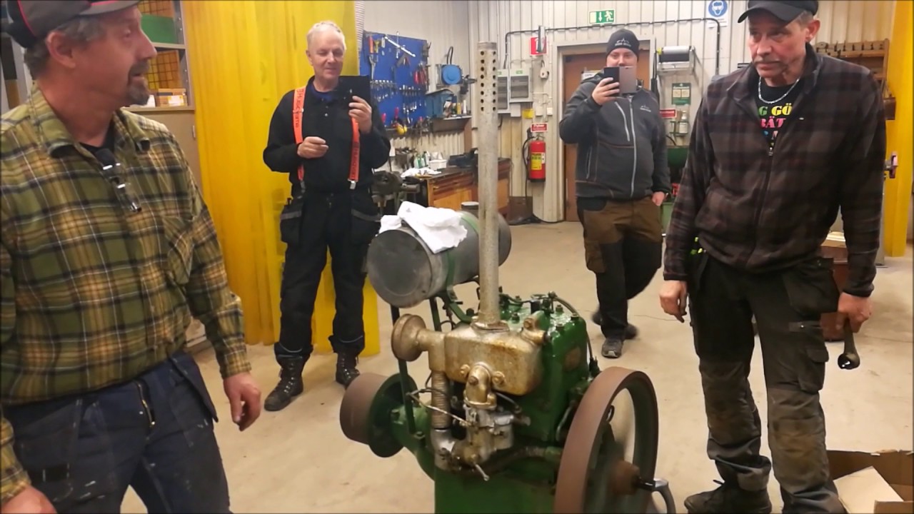 Jerngänget startar 8 hk Solo från 1938 Bensin och fotogen motor - YouTube