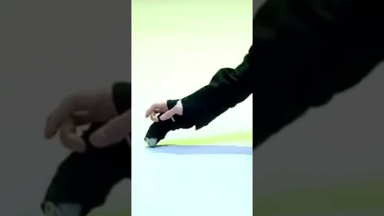 hyunjin's hand :"( #hyunlix - YouTube