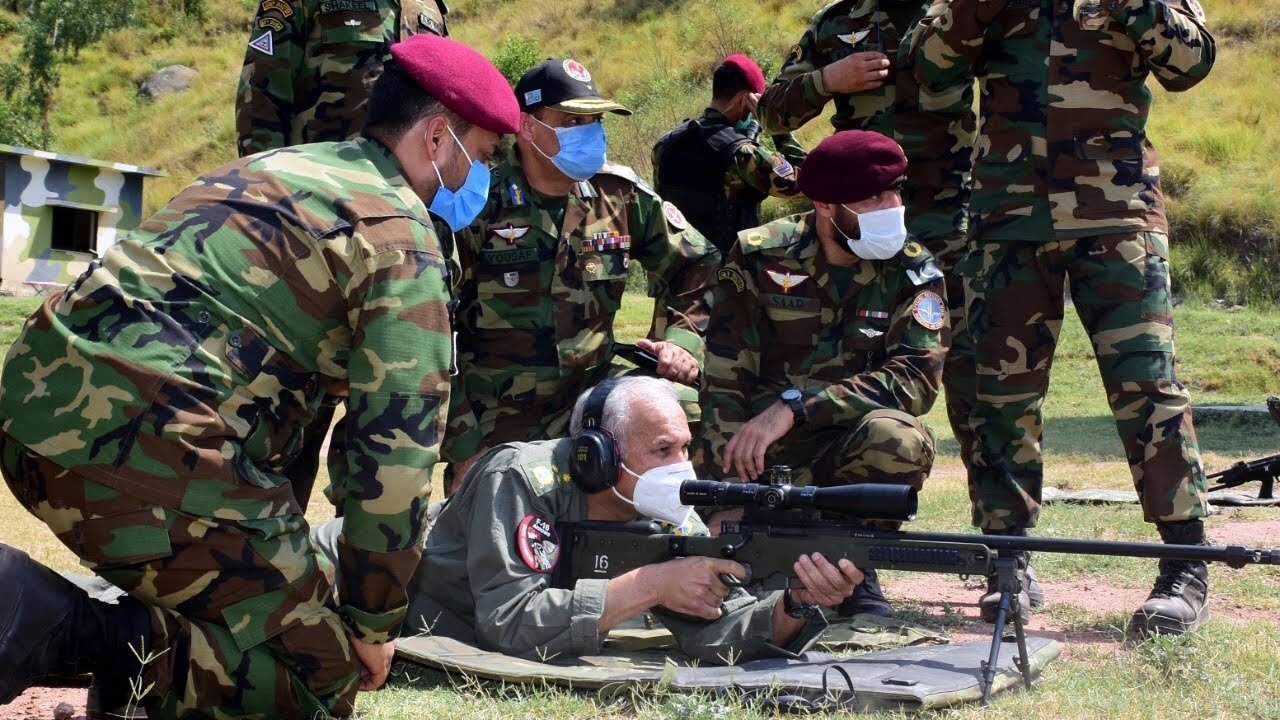 AIR CHIEF VISITS SPECIAL SERVICES WING OF PAF AND AN OPERATIONAL BASE ...