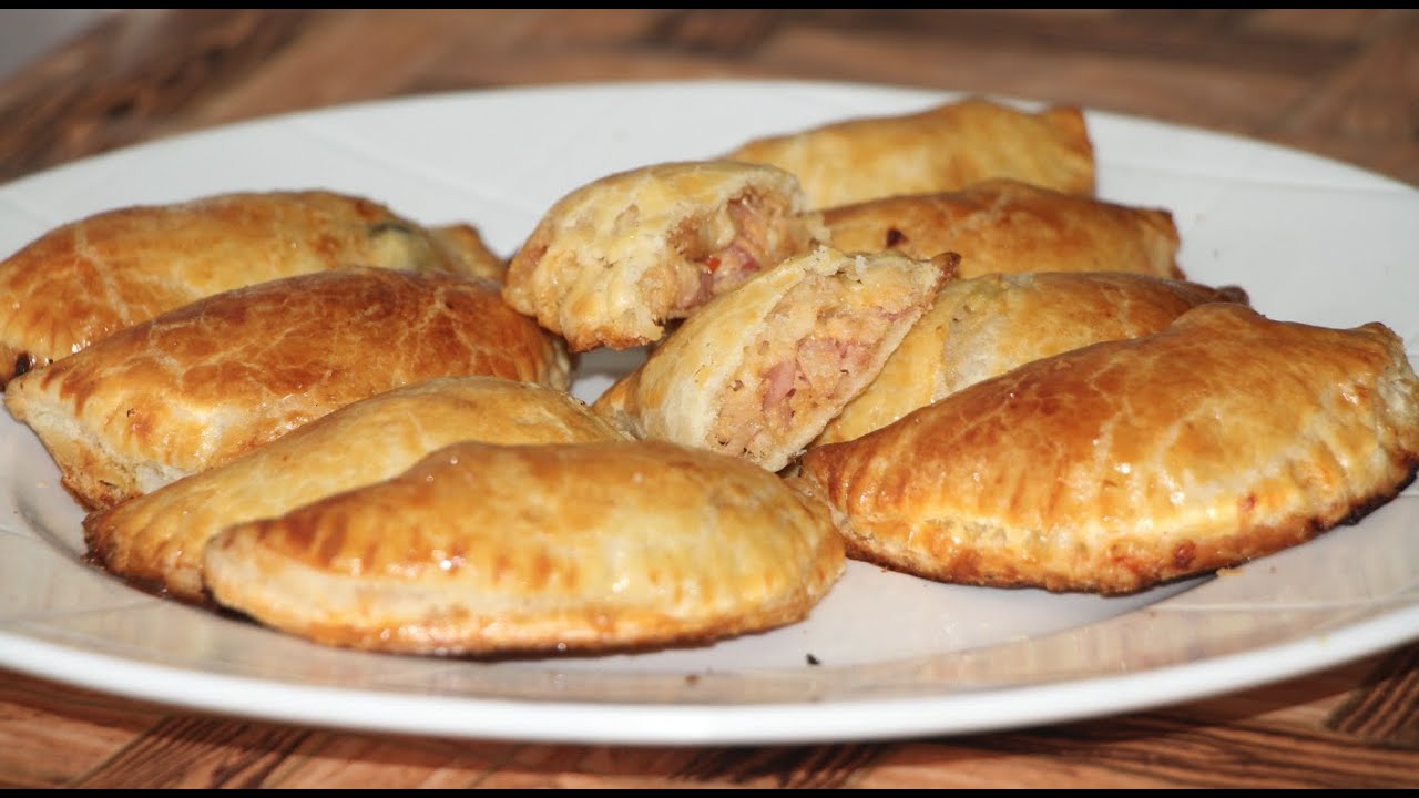 Recette Chaussons salés : Thon Jambon Fromage TROP BON - Idée pâte ...