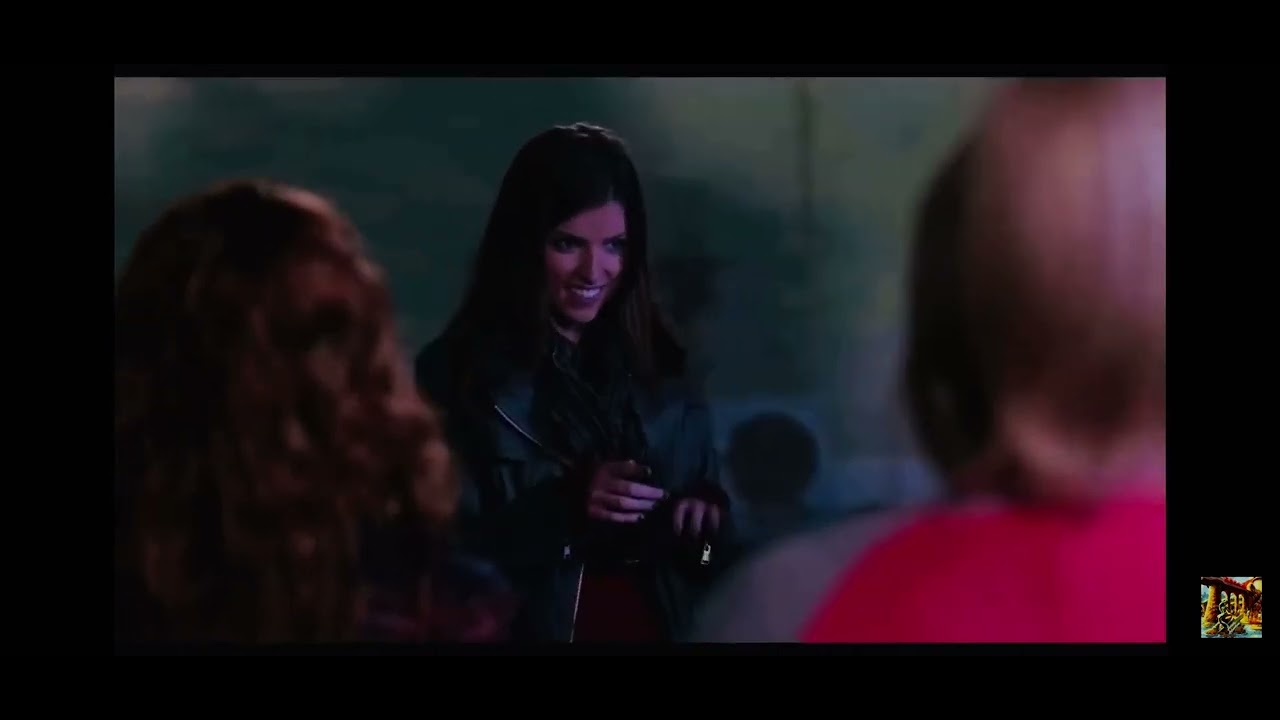 Pitch Perfect - Just The Way You Are & Just a Dream (Pool MashUp) - YouTube