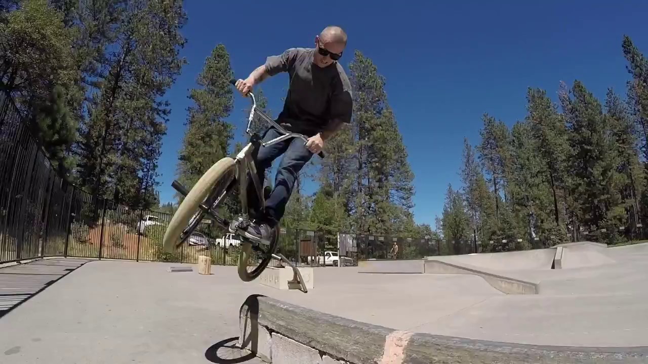 Tanner Stone and Curtis Elwell GV skatepark - YouTube