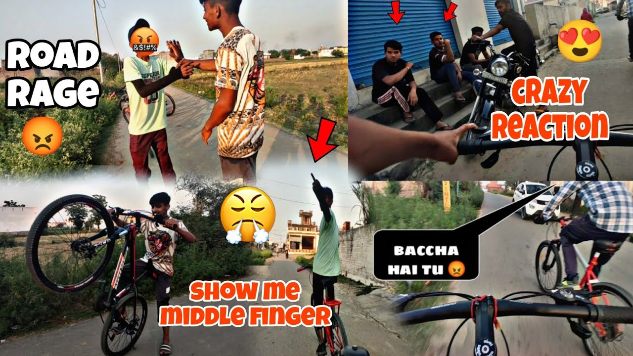 Road rage 😡 | show me middle finger 🖕| angry aunty 😰 aaj ka din he ...