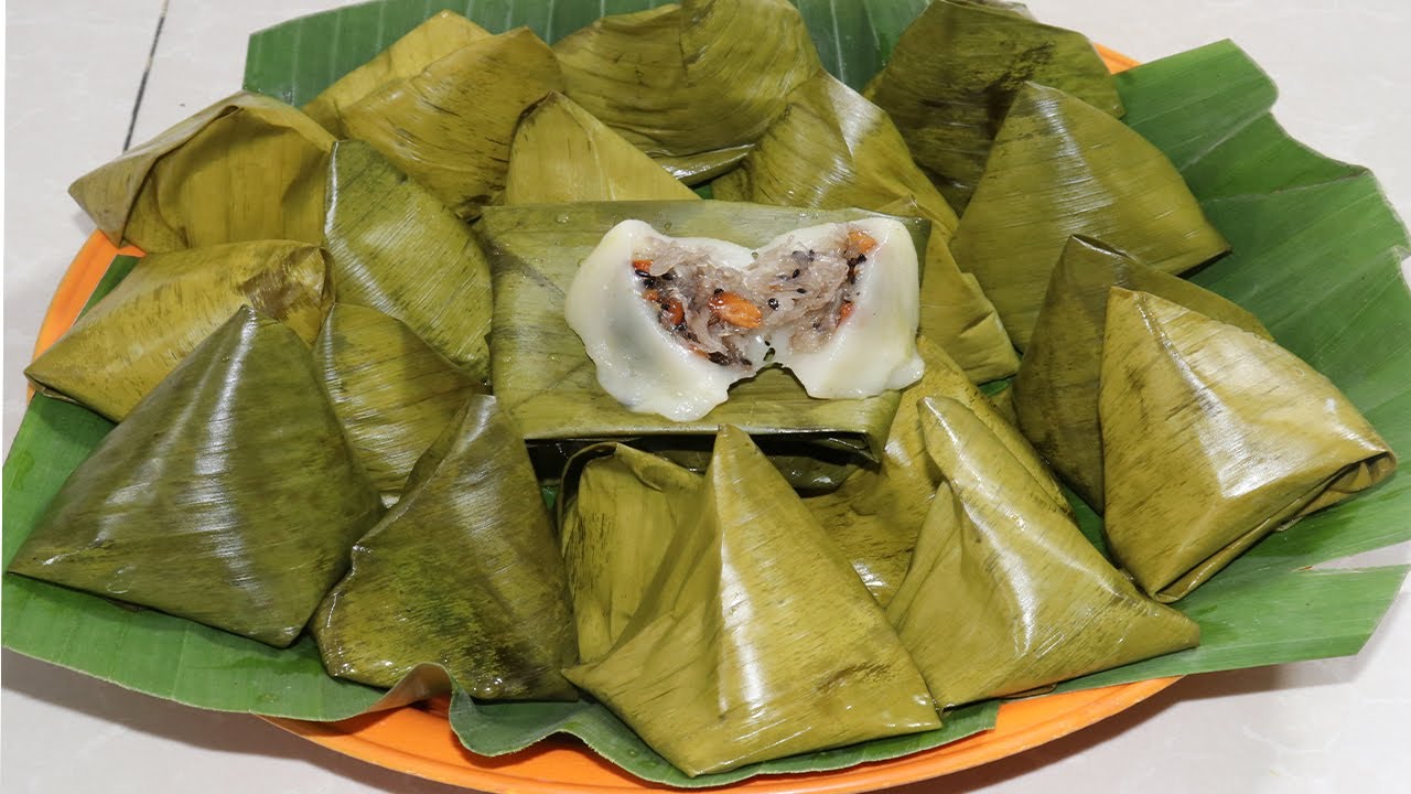 នំគមស្នូលដូង - Cambodian Num Kom- Glutinous Rice Cake Coconut Filling ...