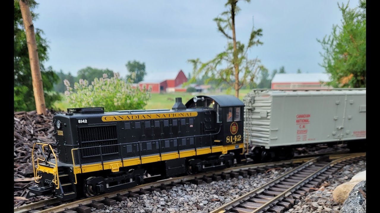 USA Trains | ALCO S4 Switcher - YouTube