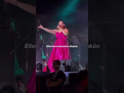 TUĞÇE KANDEMİR ARADAN ÇOK YILLAR GEÇTİ KONSER