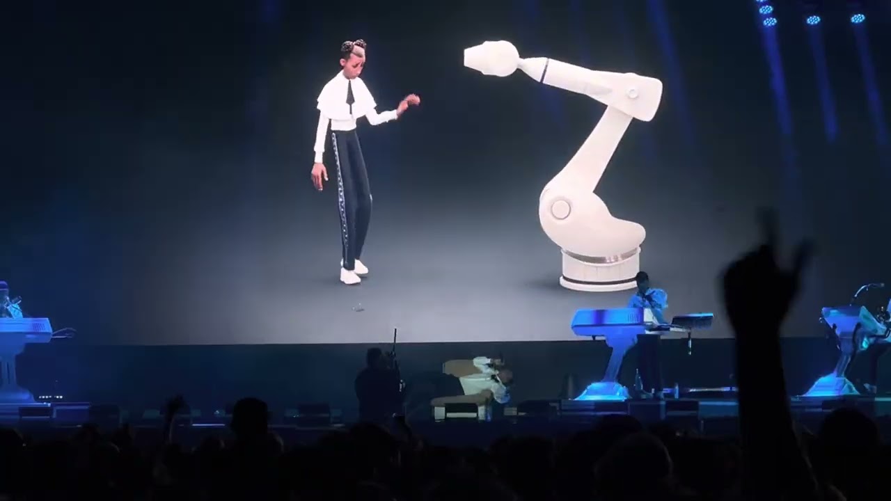 Stromae - Bonne Journee - Live at Coachella 2022 WW1 - YouTube