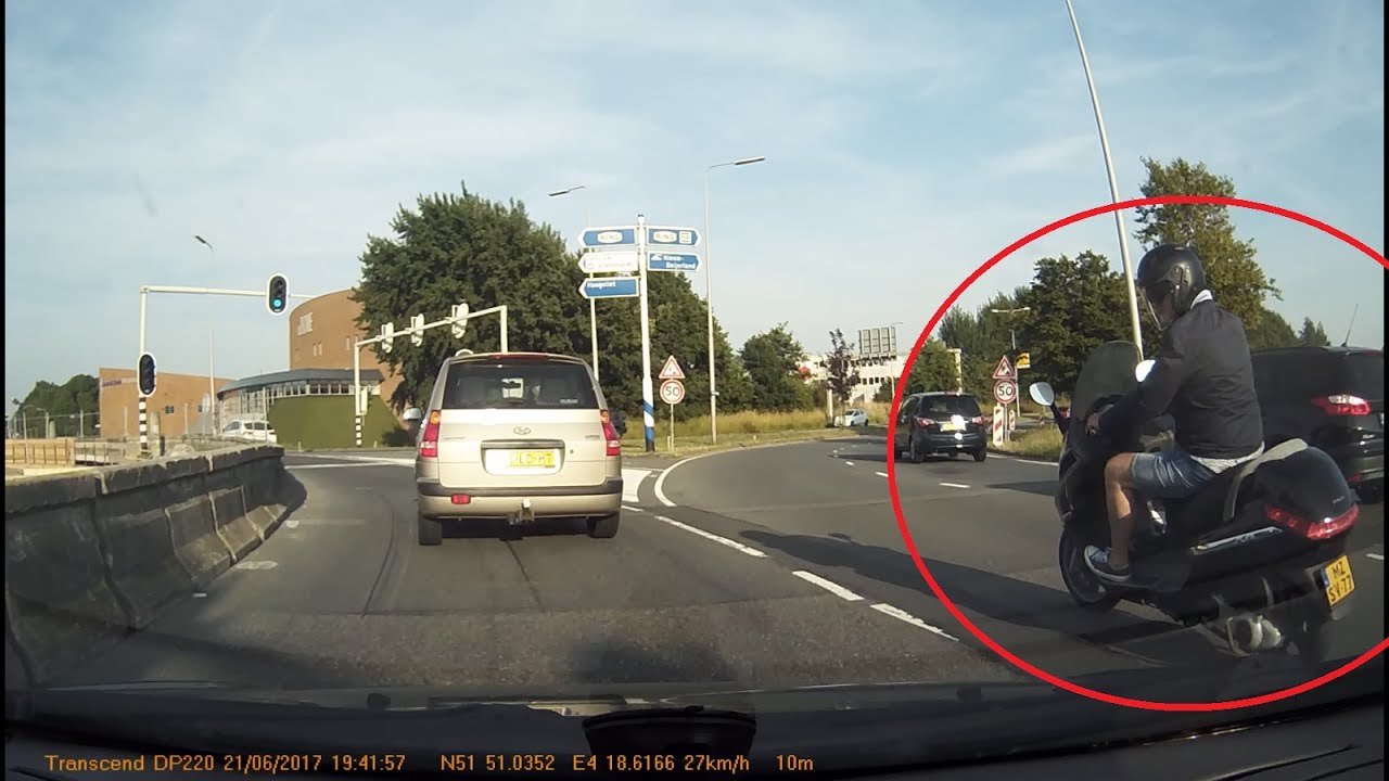 Dutch Dashcam| ROAD RAGE, MOTORCYCLIST ALMOST CAUSED A SEVERE TRAFFIC ...