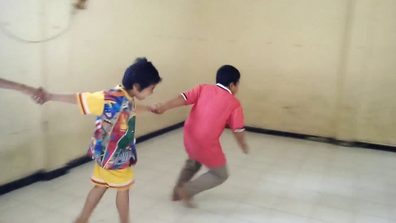 Main sepatu roda ekstrem - YouTube