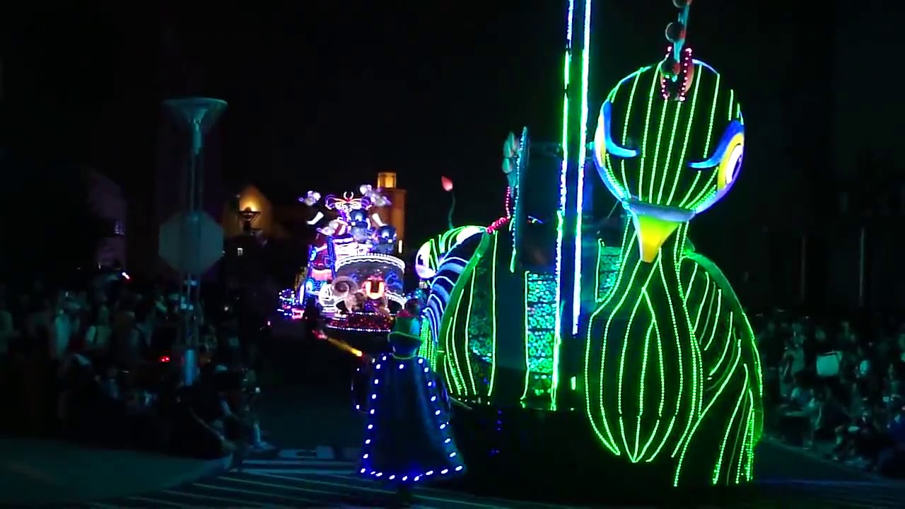 USJ Universal Studio Osaka, Japan (Magical Star Light parade) - YouTube