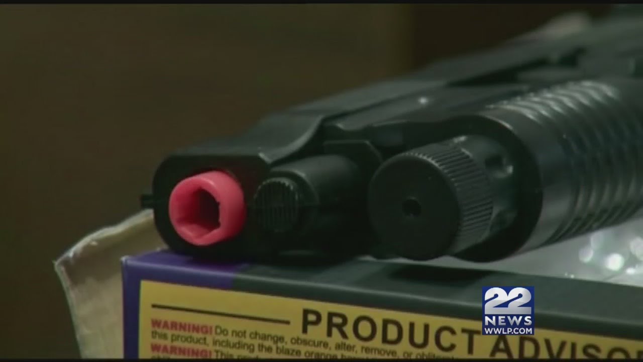 Can you tell the difference between a toy and a real gun? - YouTube