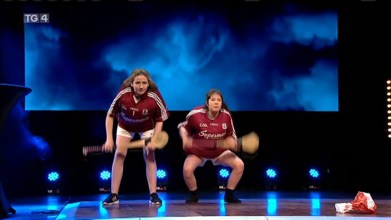Liúibíní le Laoise Ní Bhéarra & Damhnait Ní Fhatharta - YouTube