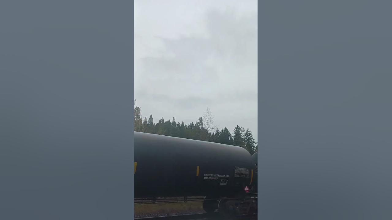 UP #3855 leads the MRVPT at Eugene - YouTube