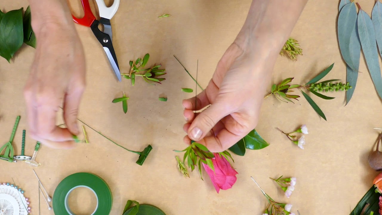 How to create the perfect button hole - YouTube