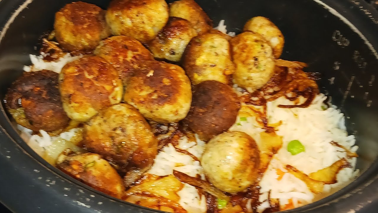 😋🍶🍽Authentic Incredible Pea Pulao With Chicken Kofta Guest Ko Khilai ...