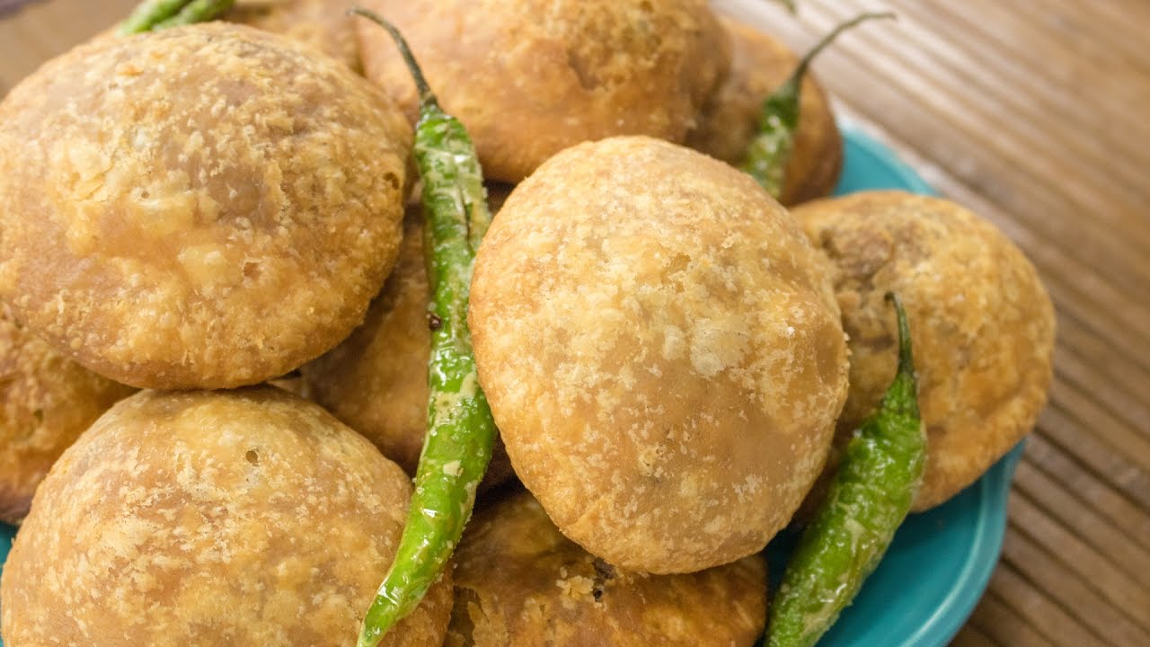 Khasta Kachori Recipe | Halwai Style Moong Dal Khasta Kachori Recipe ...