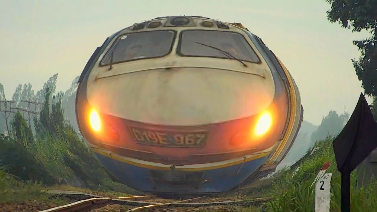 Cute train Funny train Happy train - NHỮNG ĐOÀN TÀU LỬA ĐÁNG YÊU - YouTube