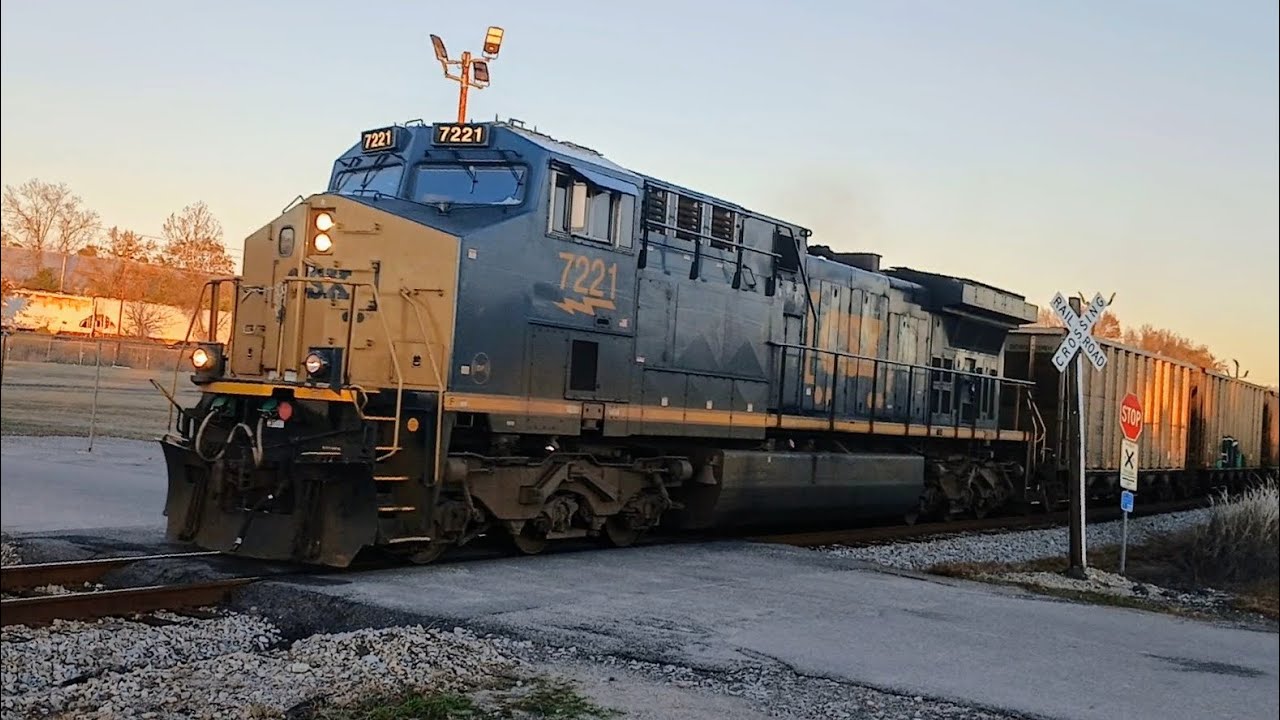 CSXT 7221 leads CSX E320 out of Andrews siding Columbia SC on the CSX Eastover Subdivision - YouTube