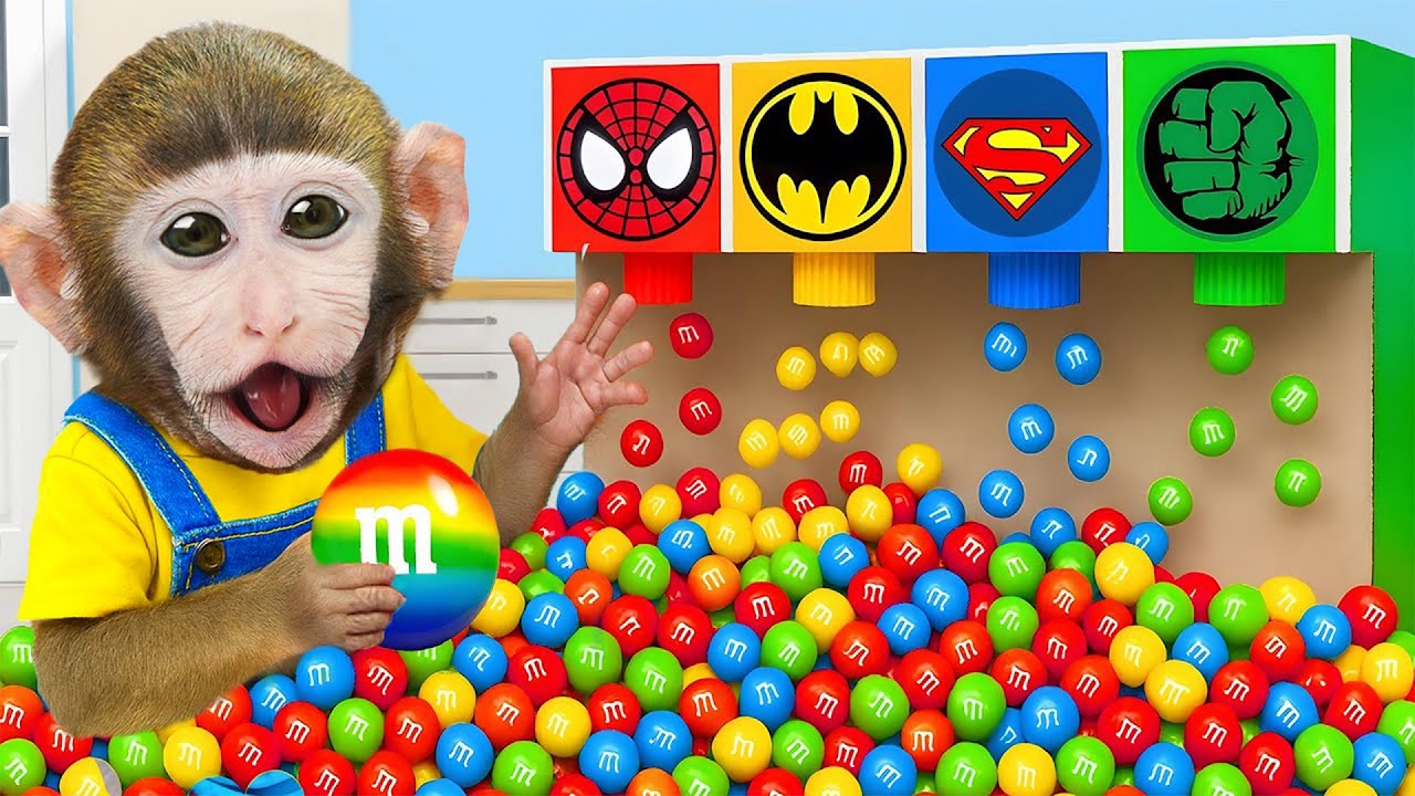 Singe Dodo devient un super-héros grâce à une machine à bonbons magique - YouTube