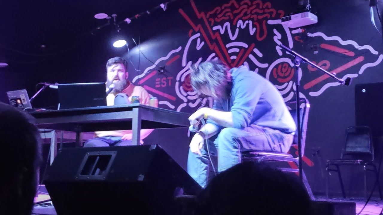 Knowledge Fight outro from Milwaukee live show 3-2-2023 - YouTube