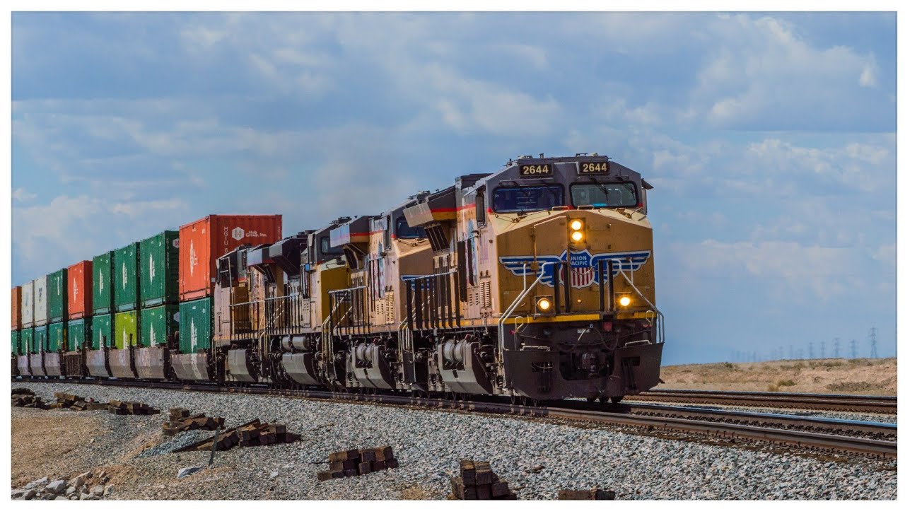 UP 2644 Leads a Z-Train at 70 MPH through Frink, CA (Yuma Subdivision ...