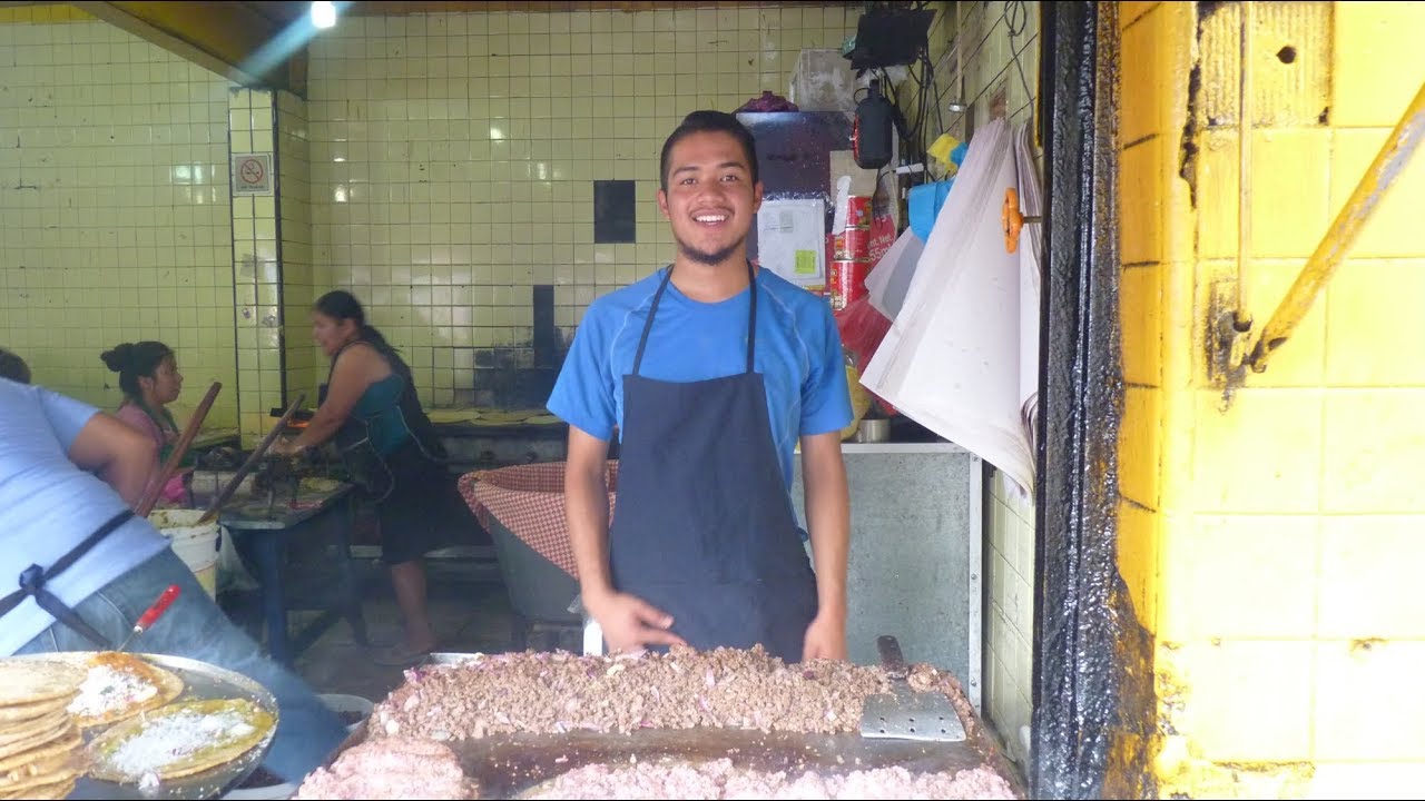Sopes gigantes y tacos en "las palmas" barrio de la merced ciudad de ...