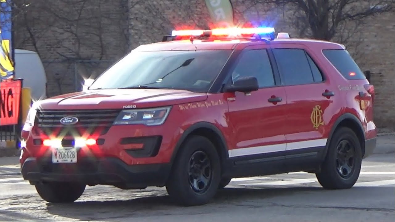 *FIRE* Chicago Fire Department Battalion 21 (Spare) Responding - YouTube