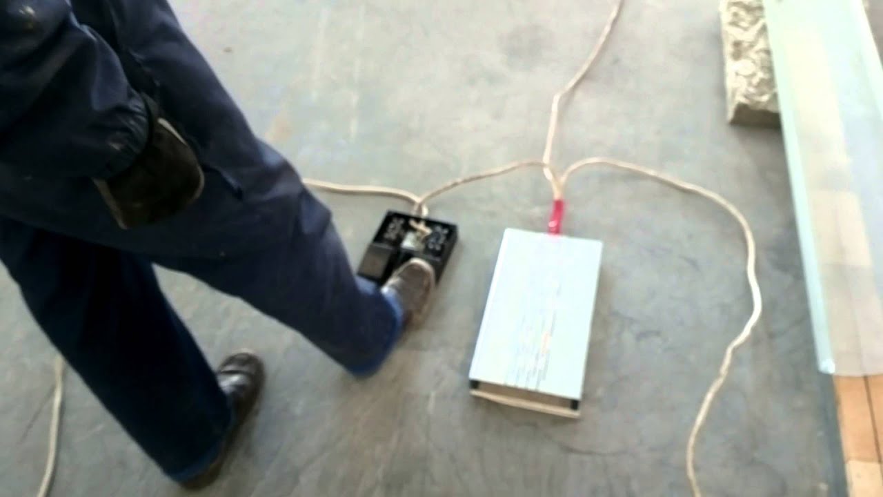 Breaking glass with hot wire - YouTube