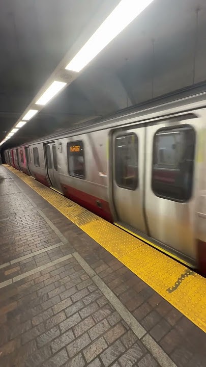 MBTA Red Line 1900 train leaving Park Street - YouTube