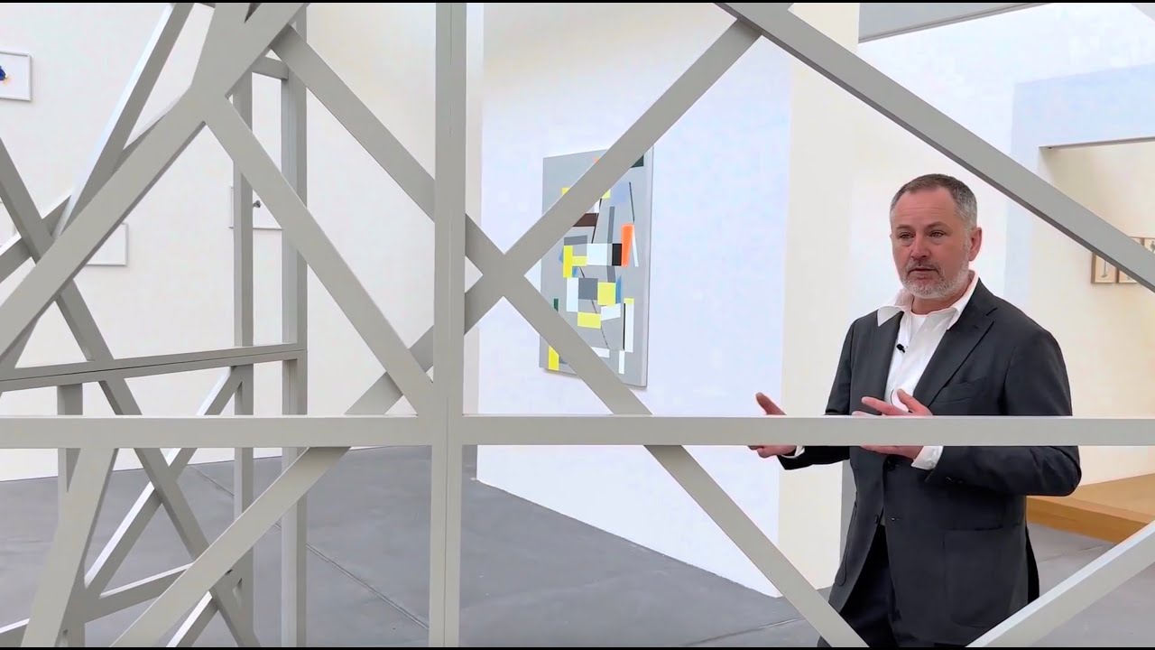 A tour trough 'Design for a Garden' with artist and curator Andrew Bick ...