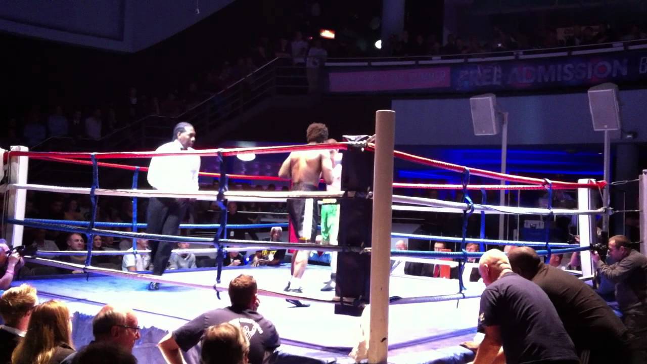 Alex Gibbens vs Simone Lucas (Round 1) - YouTube