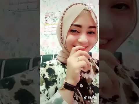 Kumpulan tik tok cwek hijab tarek sess mantap