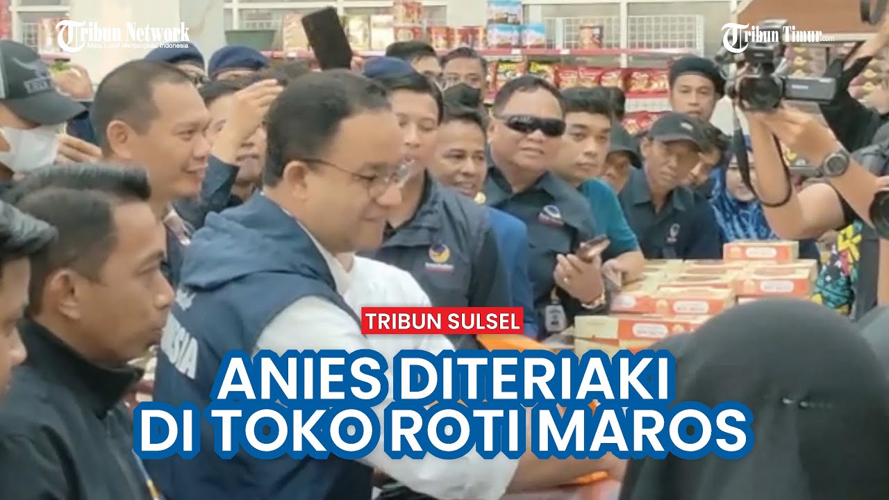 Ratusan Relawan Sambut Kedatangan Anies Baswedan di Toko Roti Maros ...