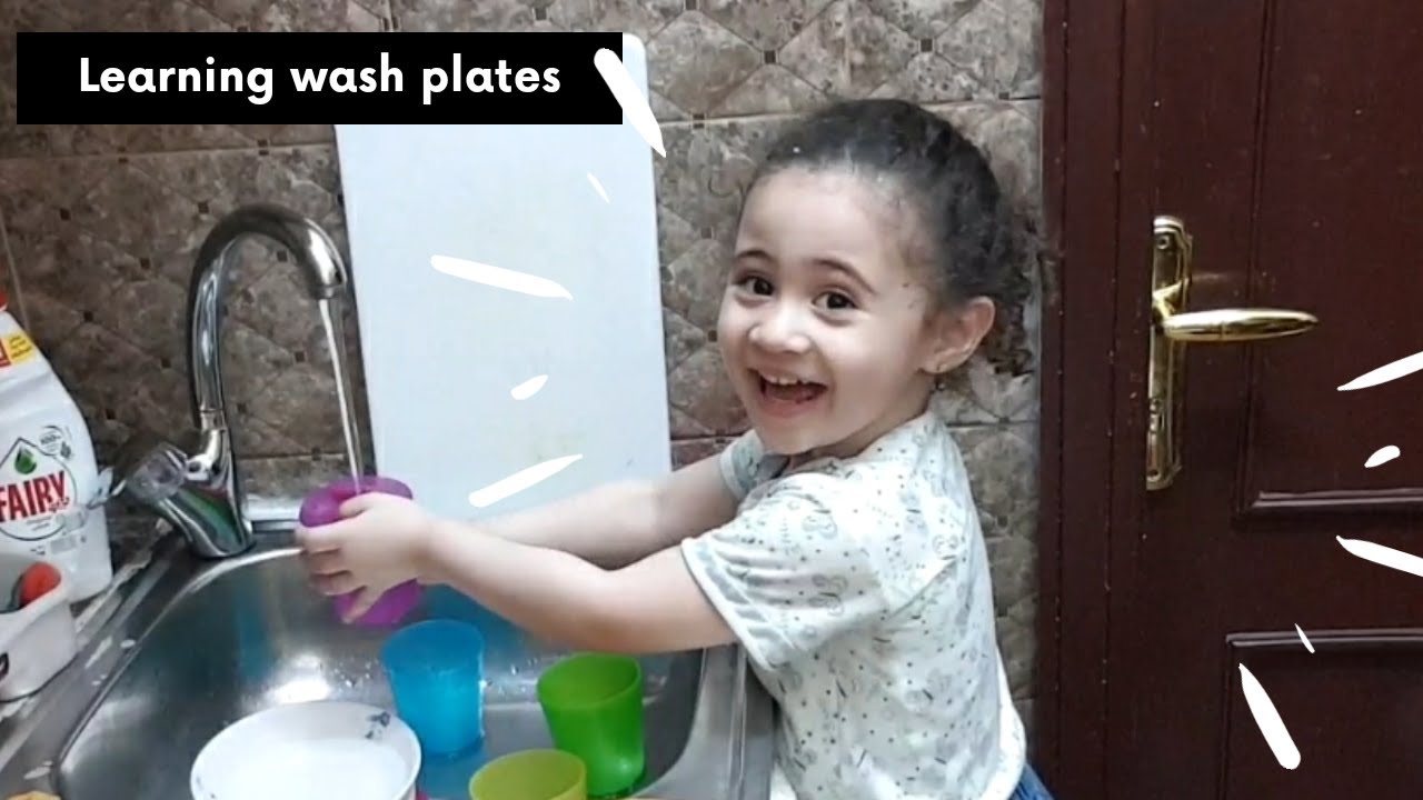 Rawida learn how to wash plates / kulit ehhh gusto maghugas plato 😅😍 ...