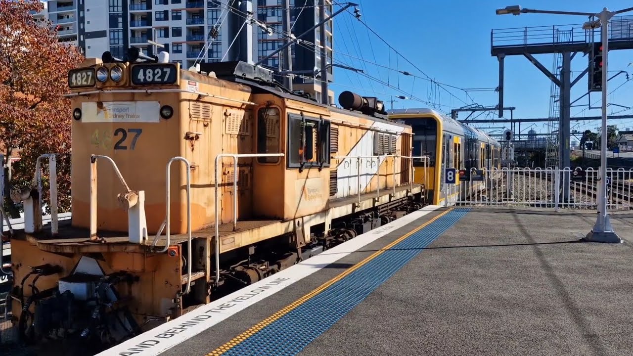 04/07/25 Railcorp/STN Tangara Transfer HL82 passing Auburn - YouTube