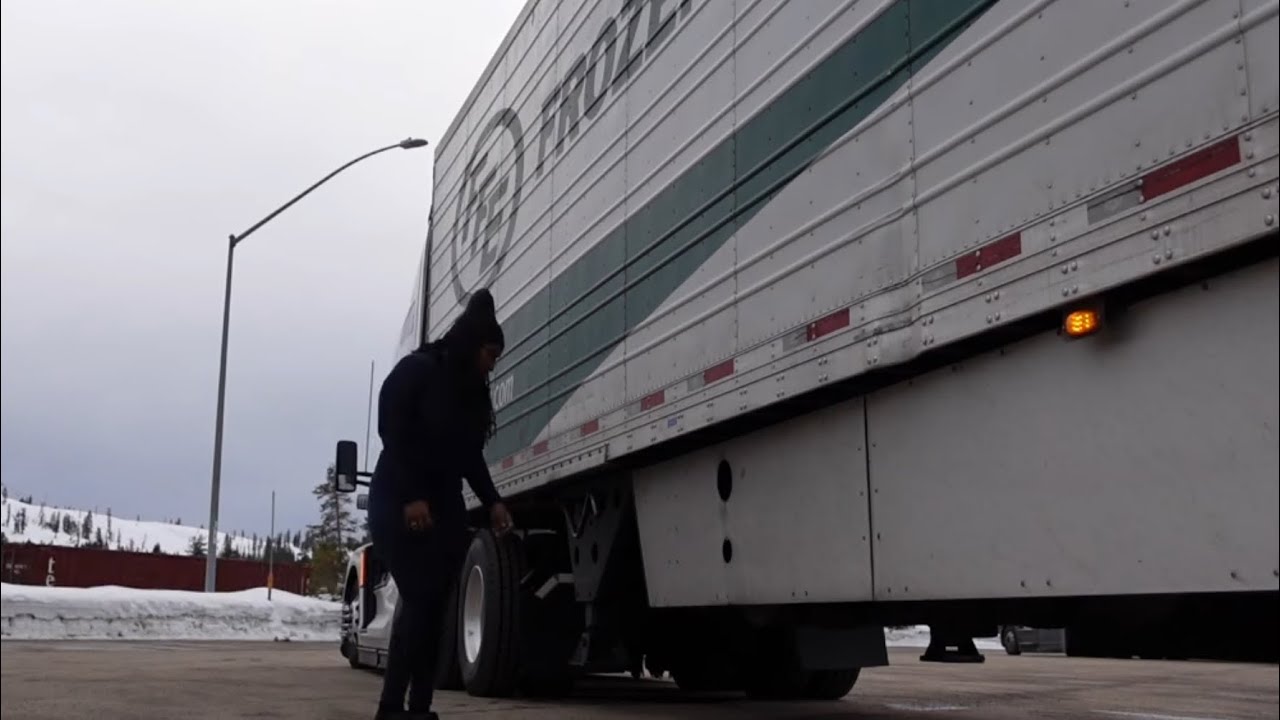 TRUCKING VLOG|RECKLESS YARD-DOG DOING DONUTS AND SPEEDING IN THE LEMONT ...