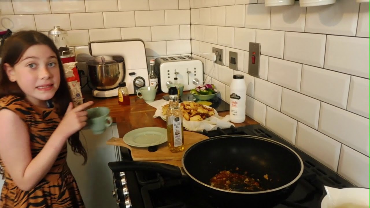 The super sisters. Chef Alina making chili paneer at home - YouTube