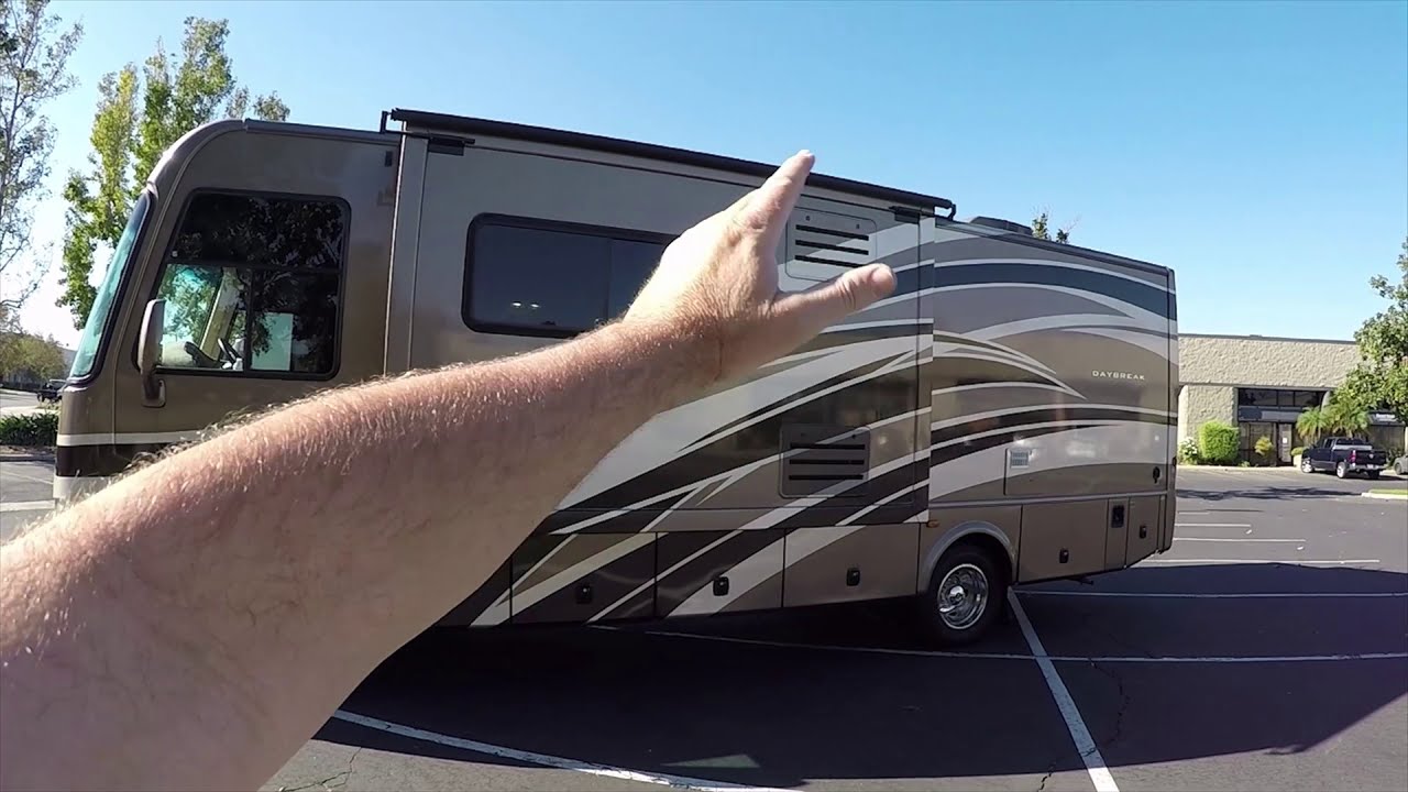 13 RV Thor Daybreak Motorhome 28PD For Sale Video Tour 11 20 - YouTube