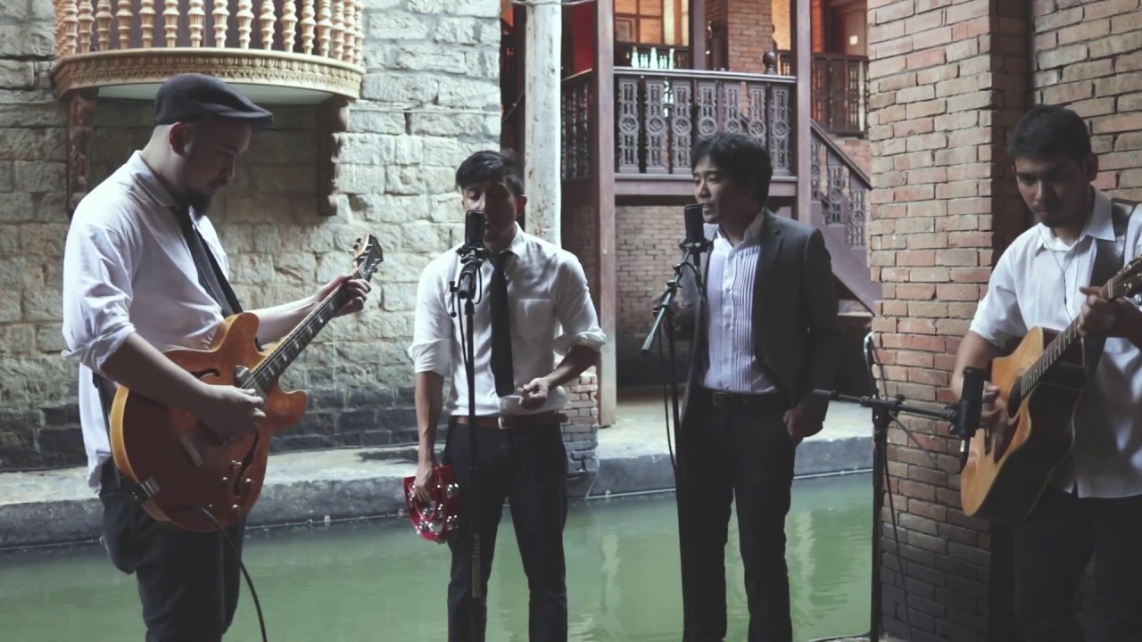 The Bloomfields- Baby's in Black - YouTube