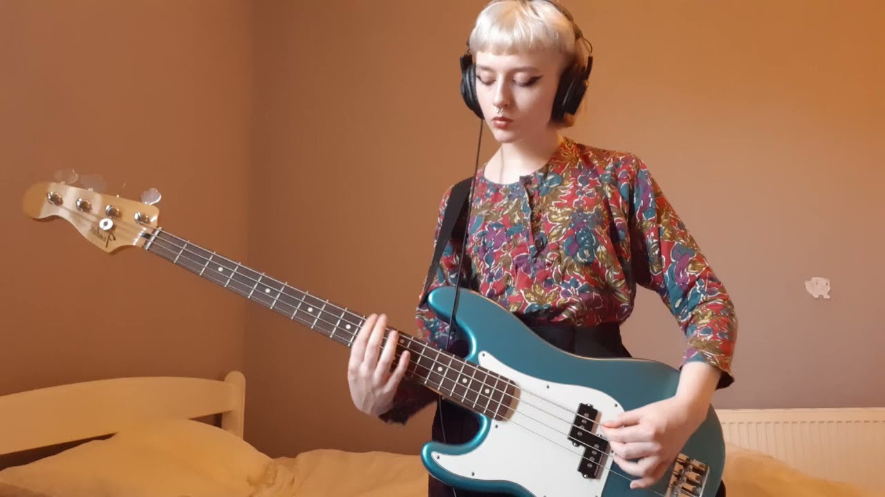 Girlfriend Is Better bass cover - Talking Heads (from Stop Making Sense ...